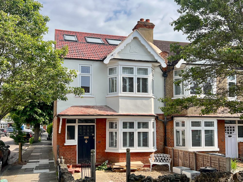 SimplyEasy Refurbs | L-shaped Dormer Loft Conversion: The Ultimate Guide